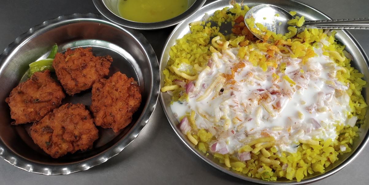 Famous Places to eat in Vadodara – Food tour | Rohal's Diary